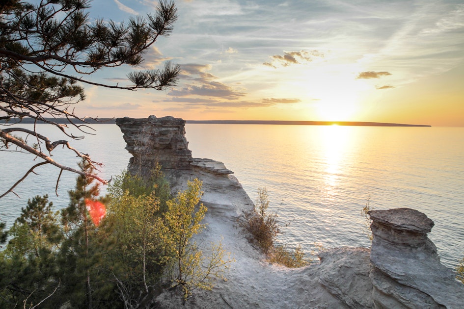 Miners Castle, Before and After April 13th, 2006